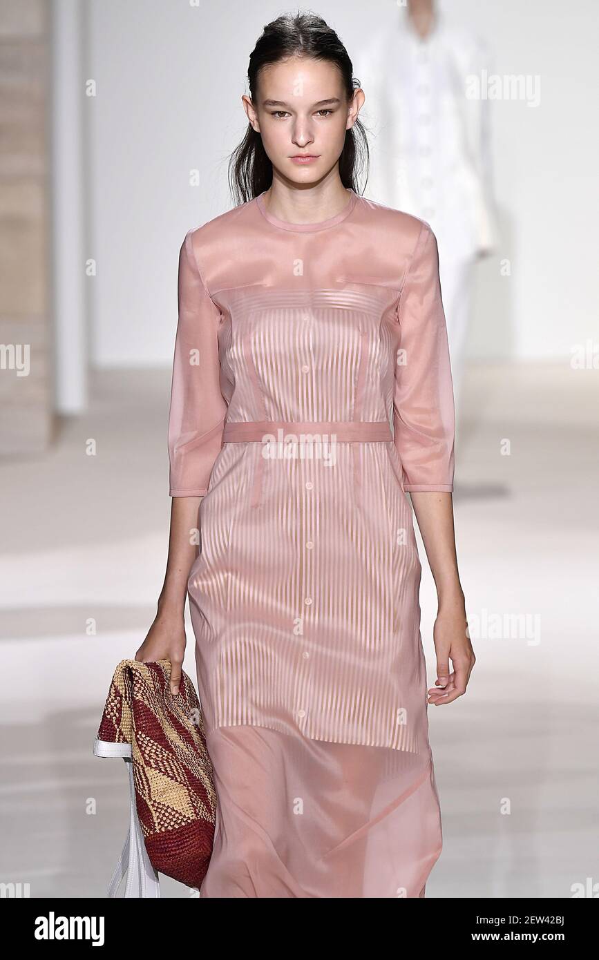 Model Laura Toth walks on the runway during Victoria Beckham Fashion ...