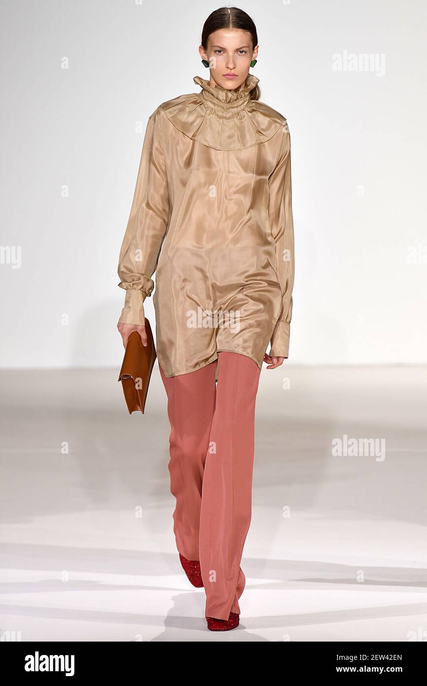 Model Silke Van Daal walks on the runway during Victoria Beckham ...