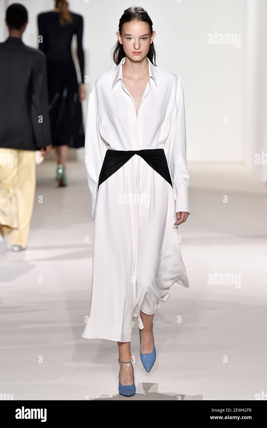 Model Laura Toth walks on the runway during Victoria Beckham Fashion ...