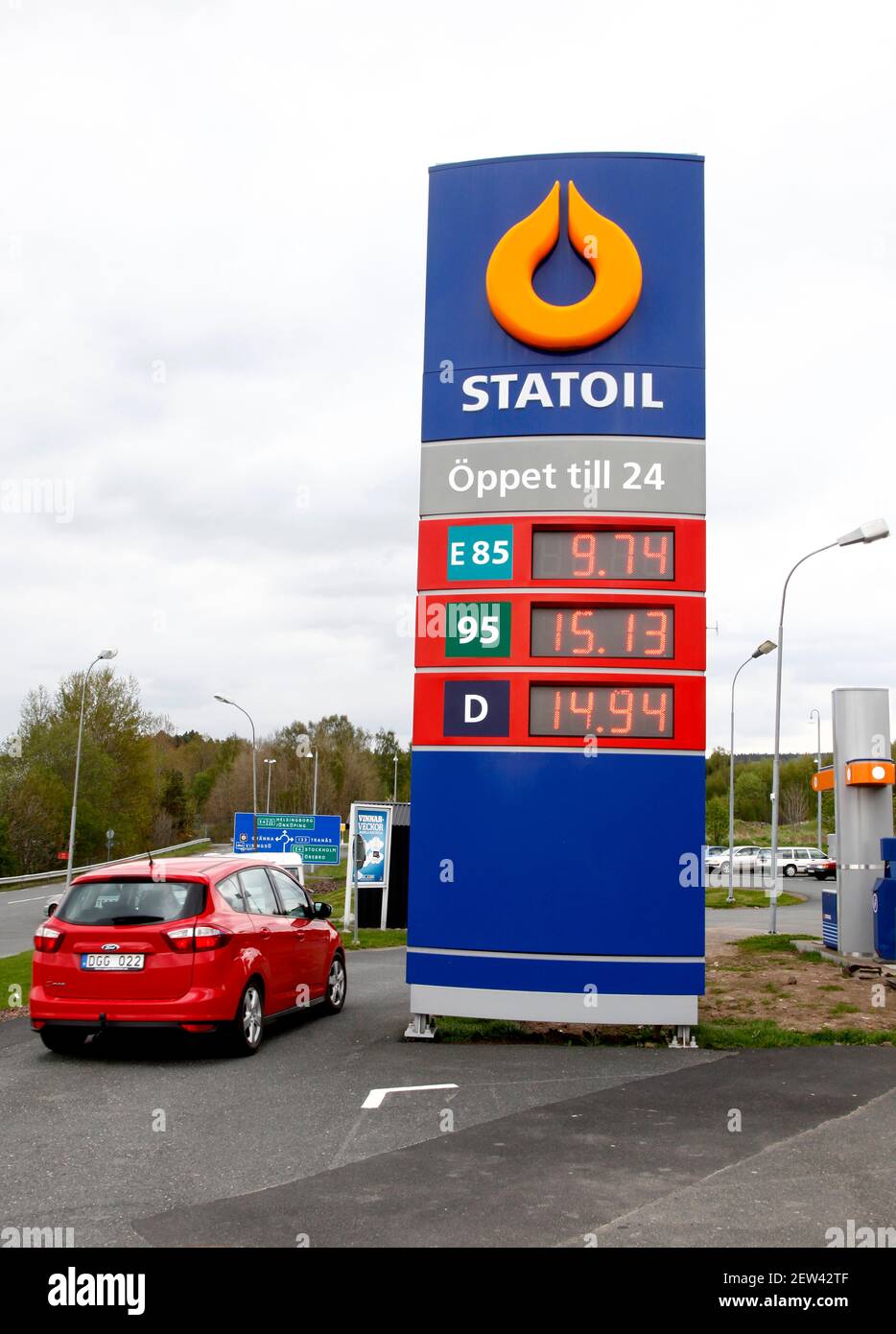 GRÄNNA, SWEDEN- 14 JUNE 2012: Statoil gas station Stock Photo - Alamy