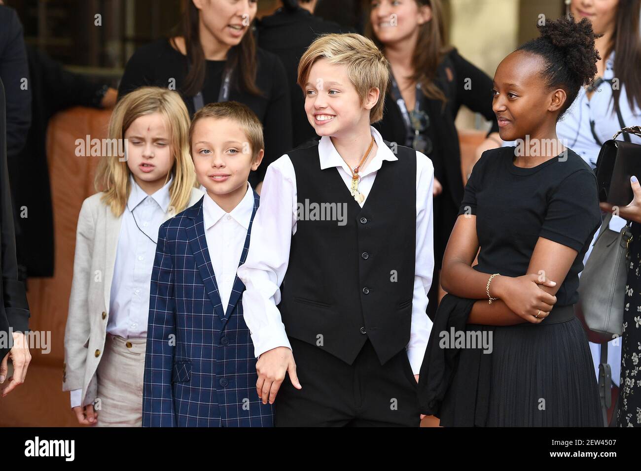 L R Vivienne Marcheline Jolie Pitt Knox Leon Jolie Pitt Shilo Jolie