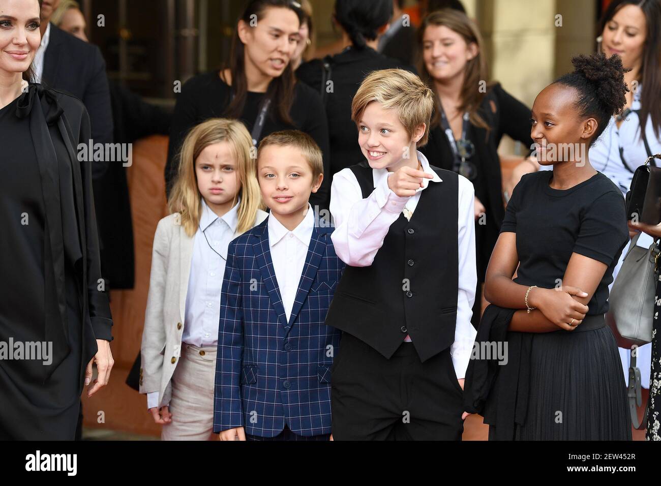 L R Vivienne Marcheline Jolie Pitt Knox Leon Jolie Pitt Shilo Jolie
