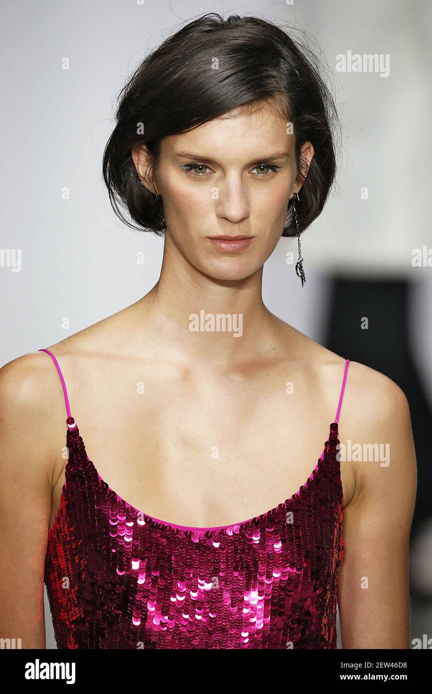 Model Marte Mei van Haaster walks on the runway during the Oscar de la ...