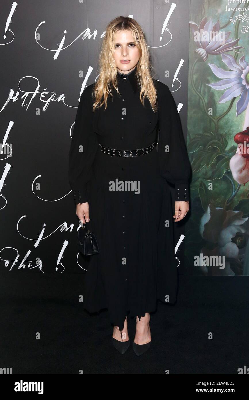 Model Hari Nef attends the "mother!" premiere at Radio City Music Hall ...