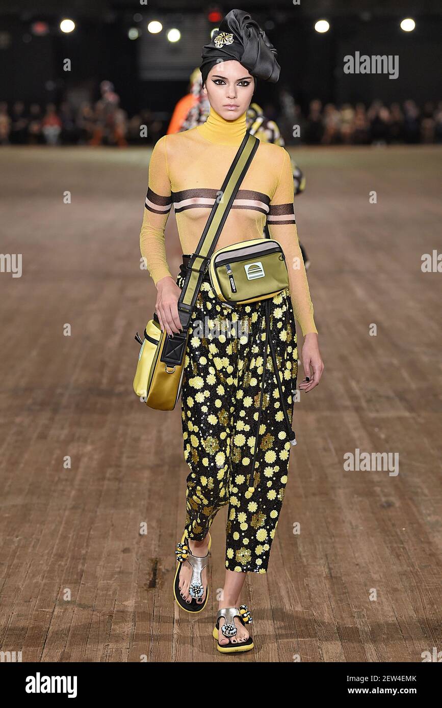 Model Kendall Jenner walks on the runway during the Marc Jacobs Fashion ...