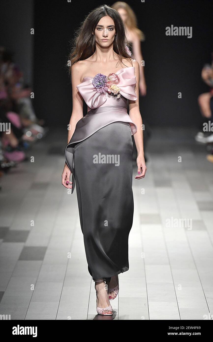 Model Amanda Googe walks on the runway during the Marchesa Fashion show ...