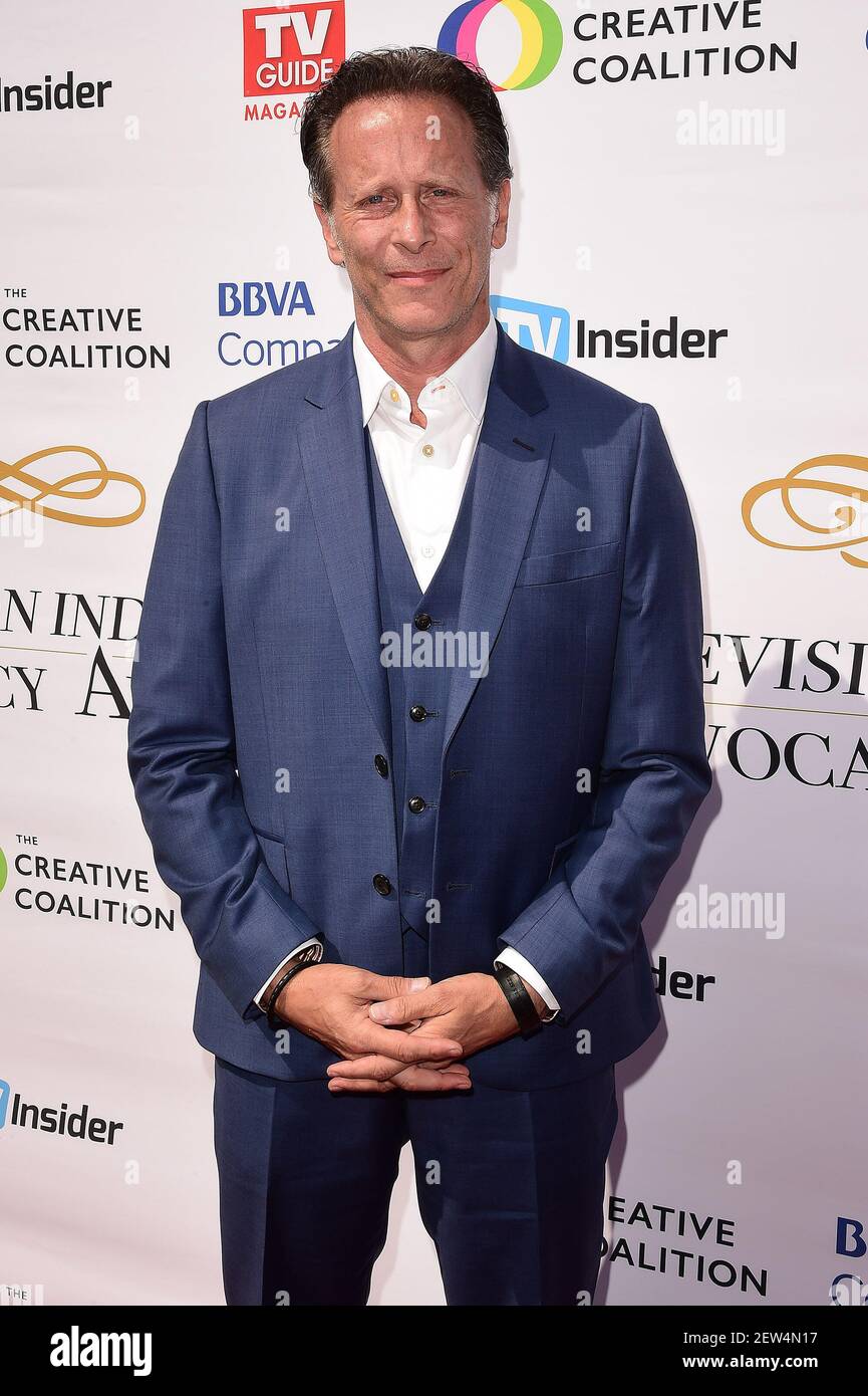 LOS ANGELES, CA - SEPTEMBER 16: Steven Weber arrives at the Television ...