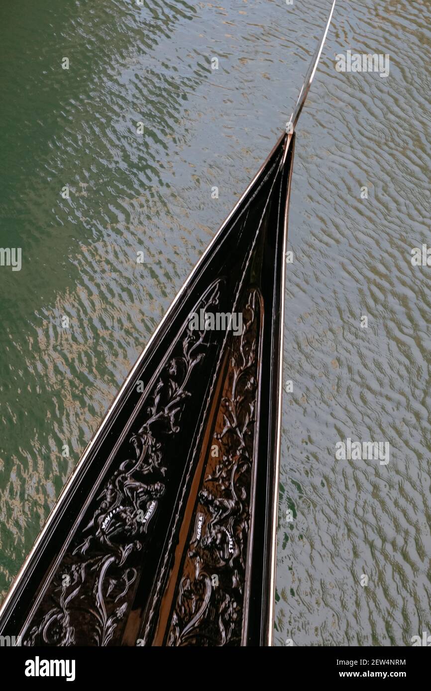 Venice gondola front detail boat hi-res stock photography and images ...