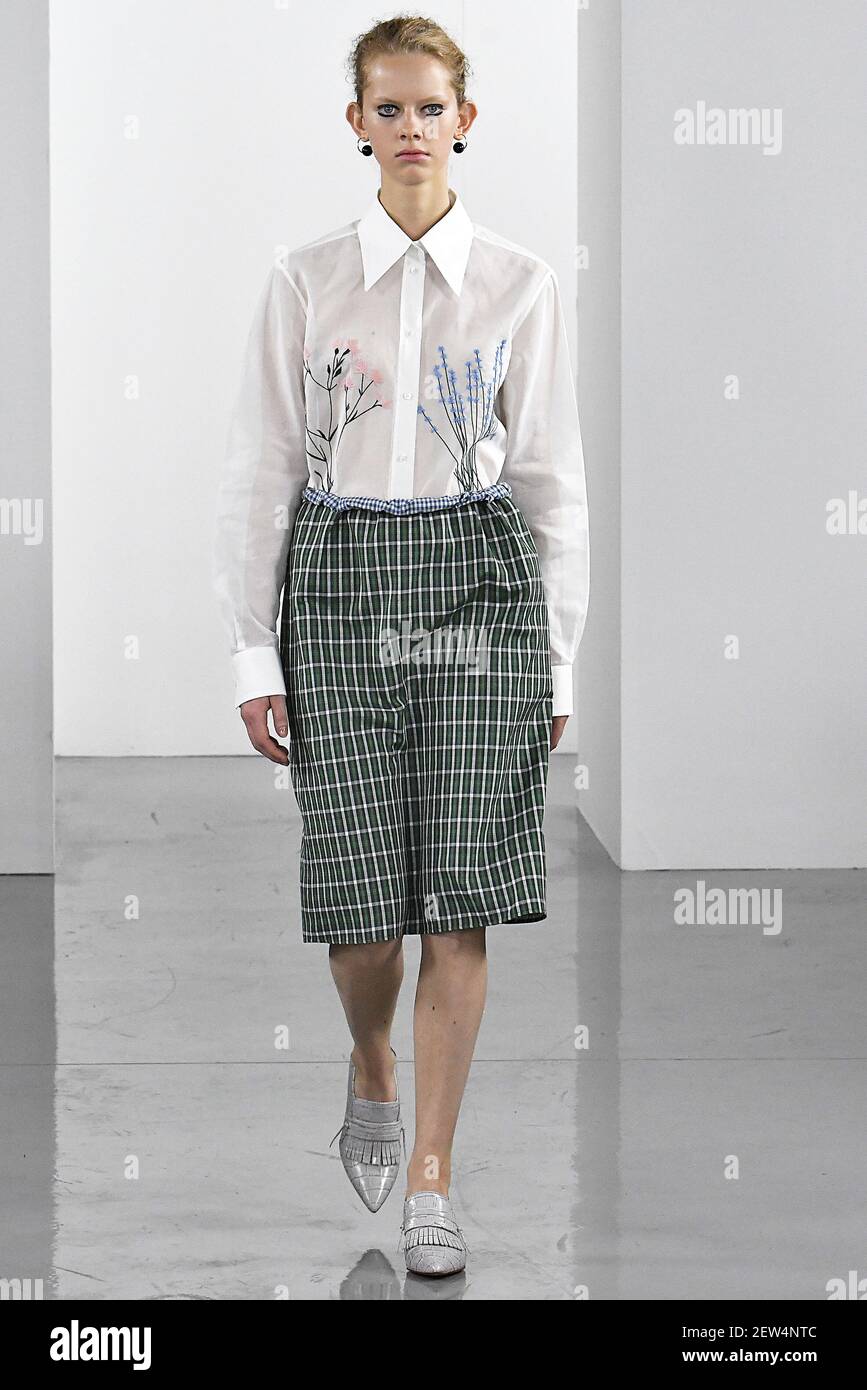 Model Adele Taska walks on the runway during the Ports 1961 Fashion ...