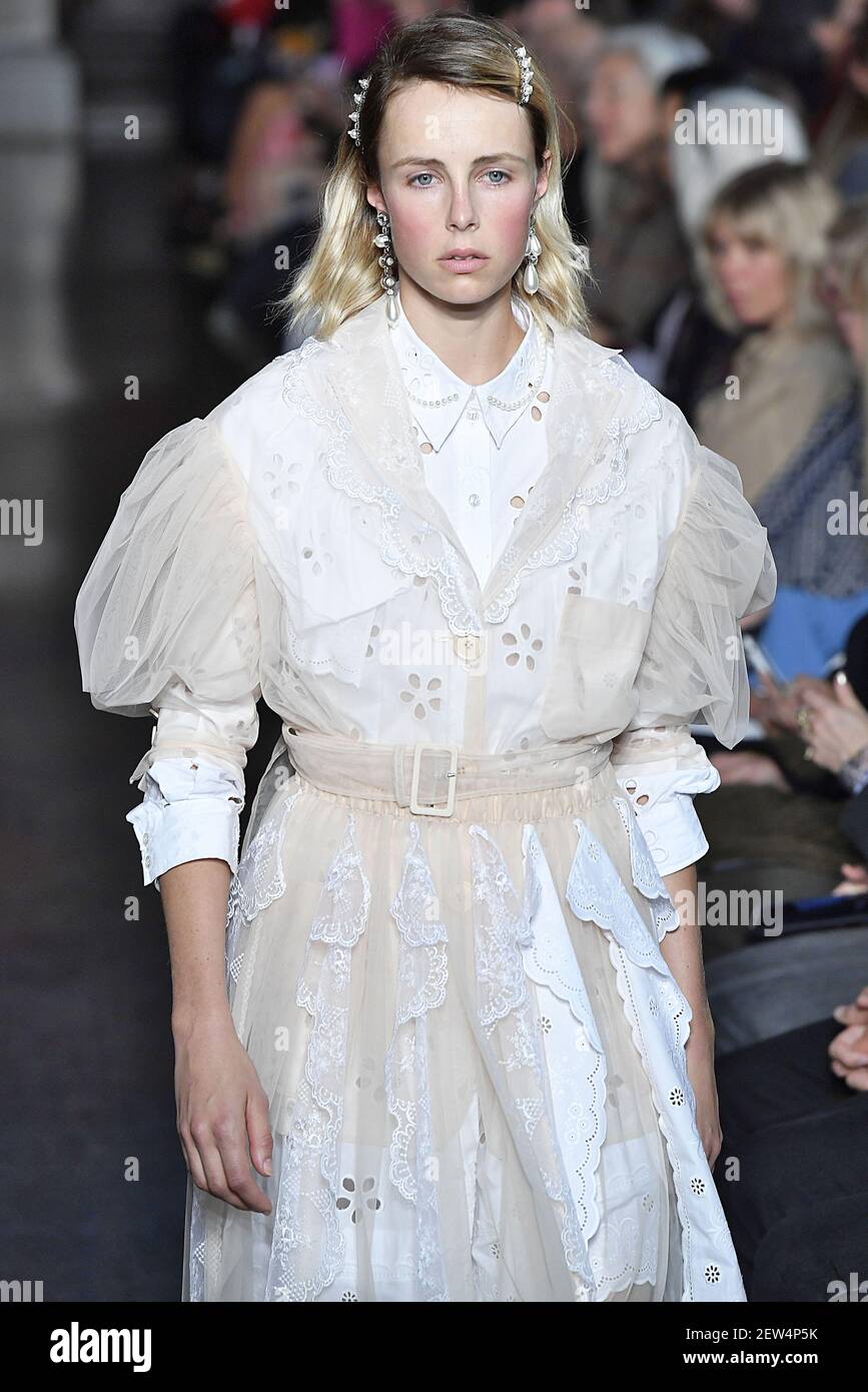 Model Edie Campbell walks on the runway during the Simone Rocha Fashion ...