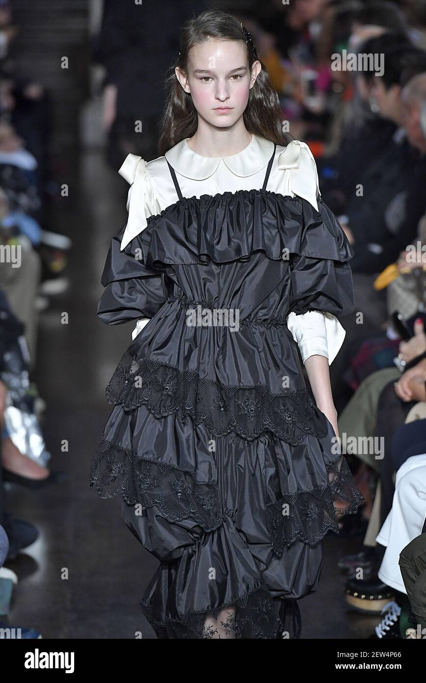 Model Laura Toth walks on the runway during the Simone Rocha Fashion ...