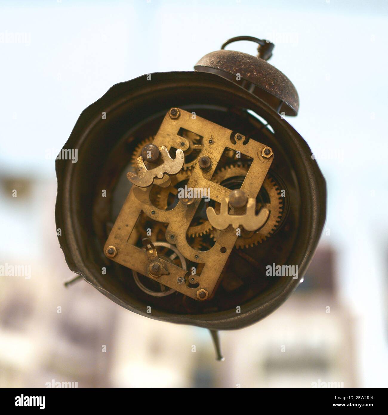 Golden alarm clock hi-res stock photography and images - Alamy