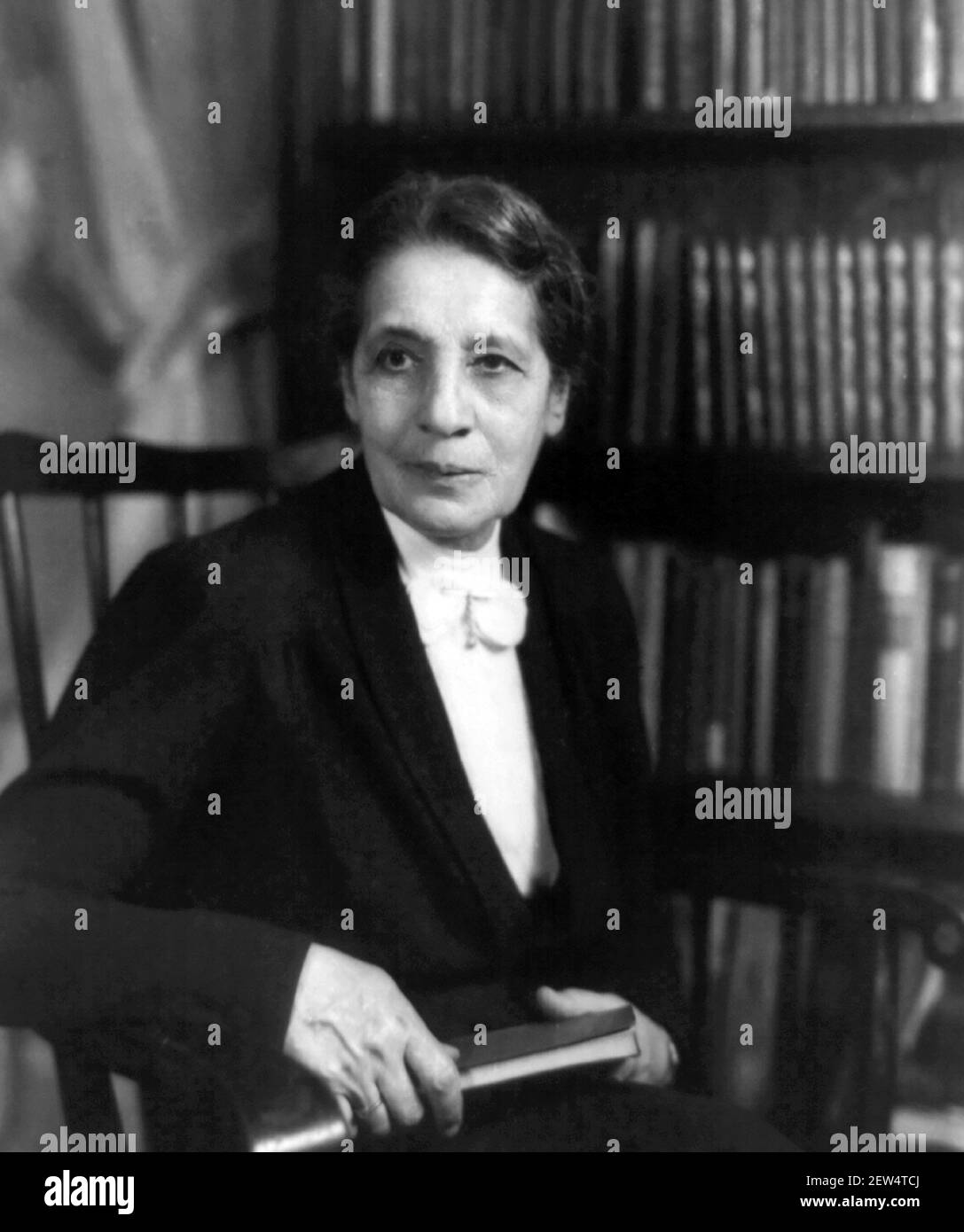 Lise Meitner Atomic Model