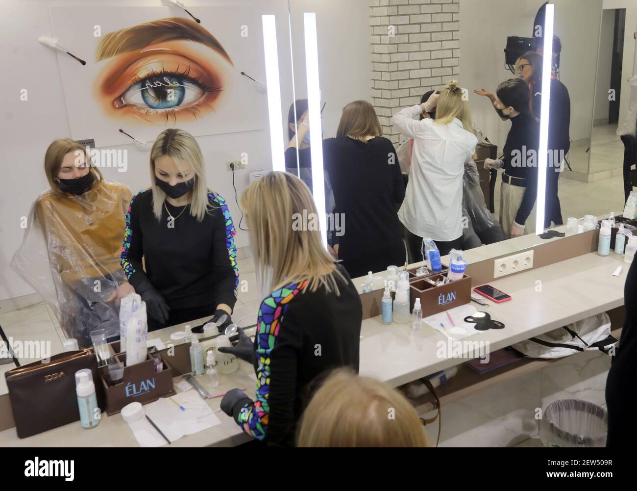 Beauticians hi-res stock photography and images - Alamy