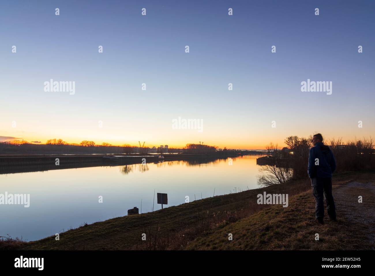Wien, Vienna: outflow of river Neue Donau (New Danube) into river Donau ...