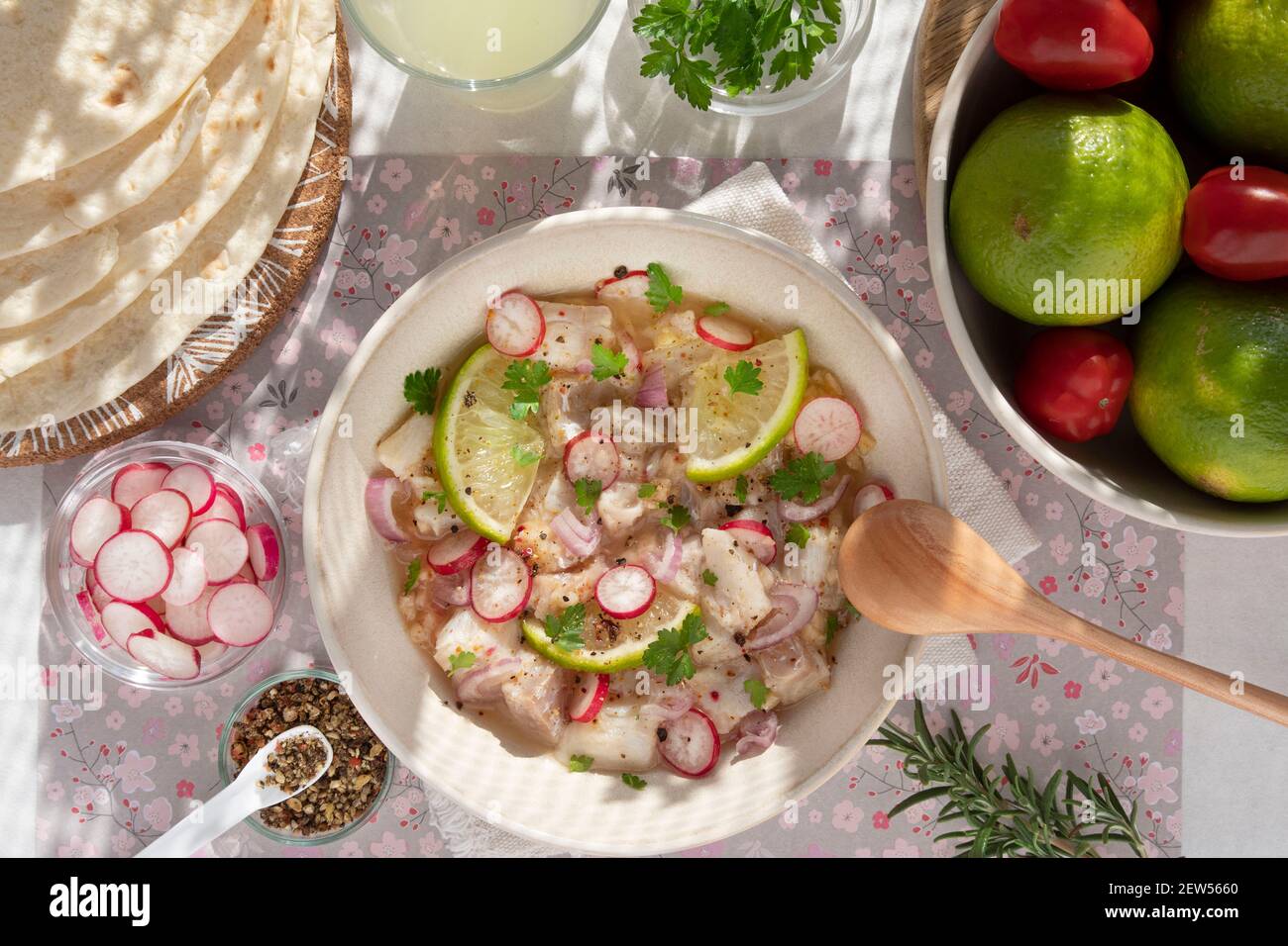 Close-up of a Peruvian ceviche with pieces of fish and lemons Stock ...