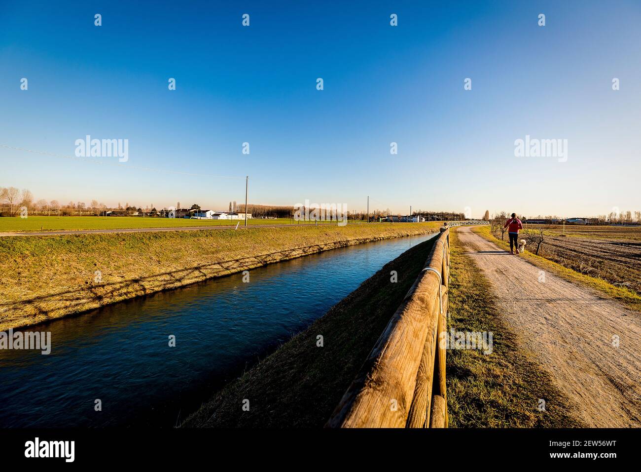 Sentiero sentieri sentiero sentieri hi-res stock photography and images ...