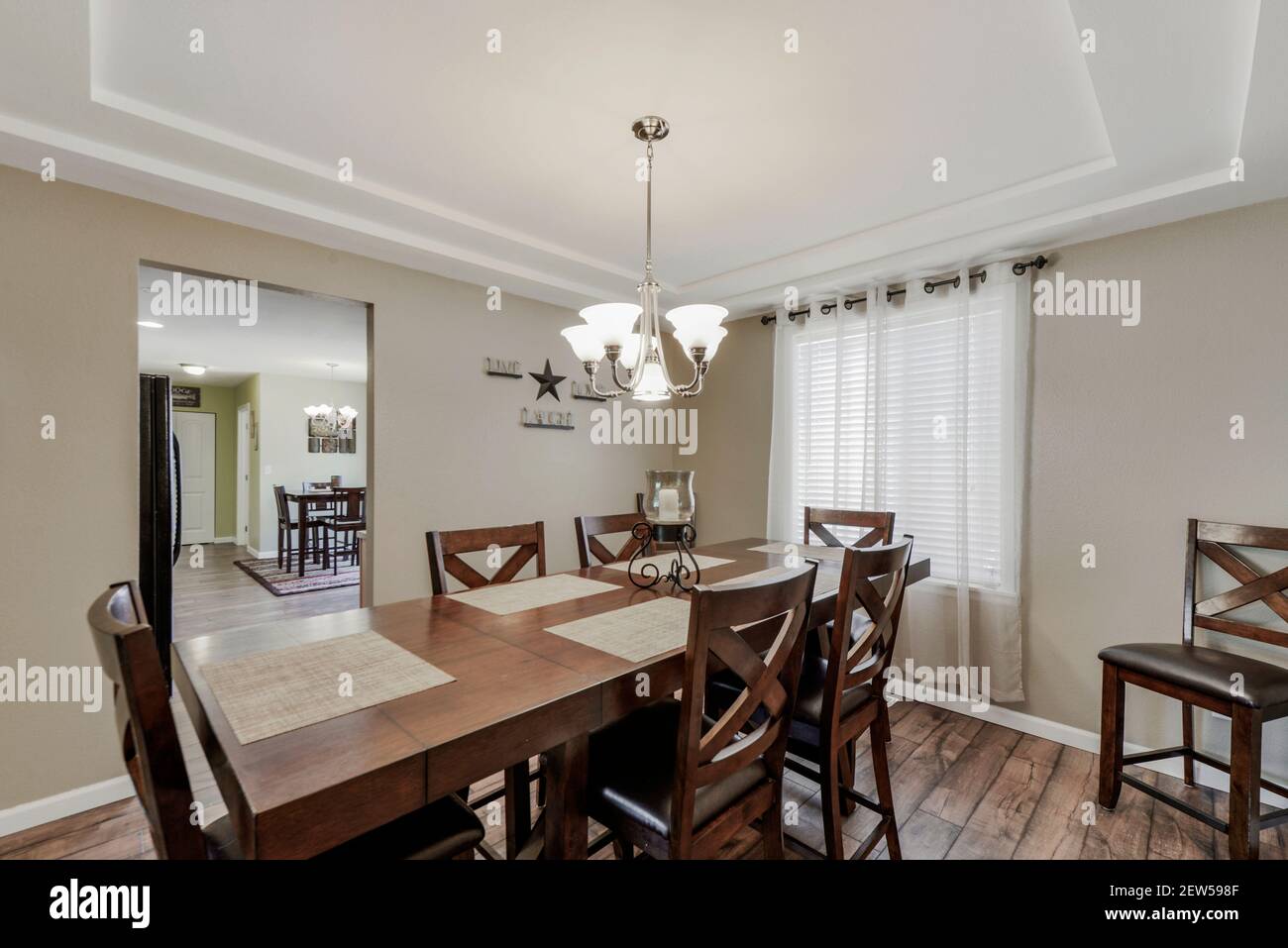 Modern residential dining room interior Stock Photo - Alamy
