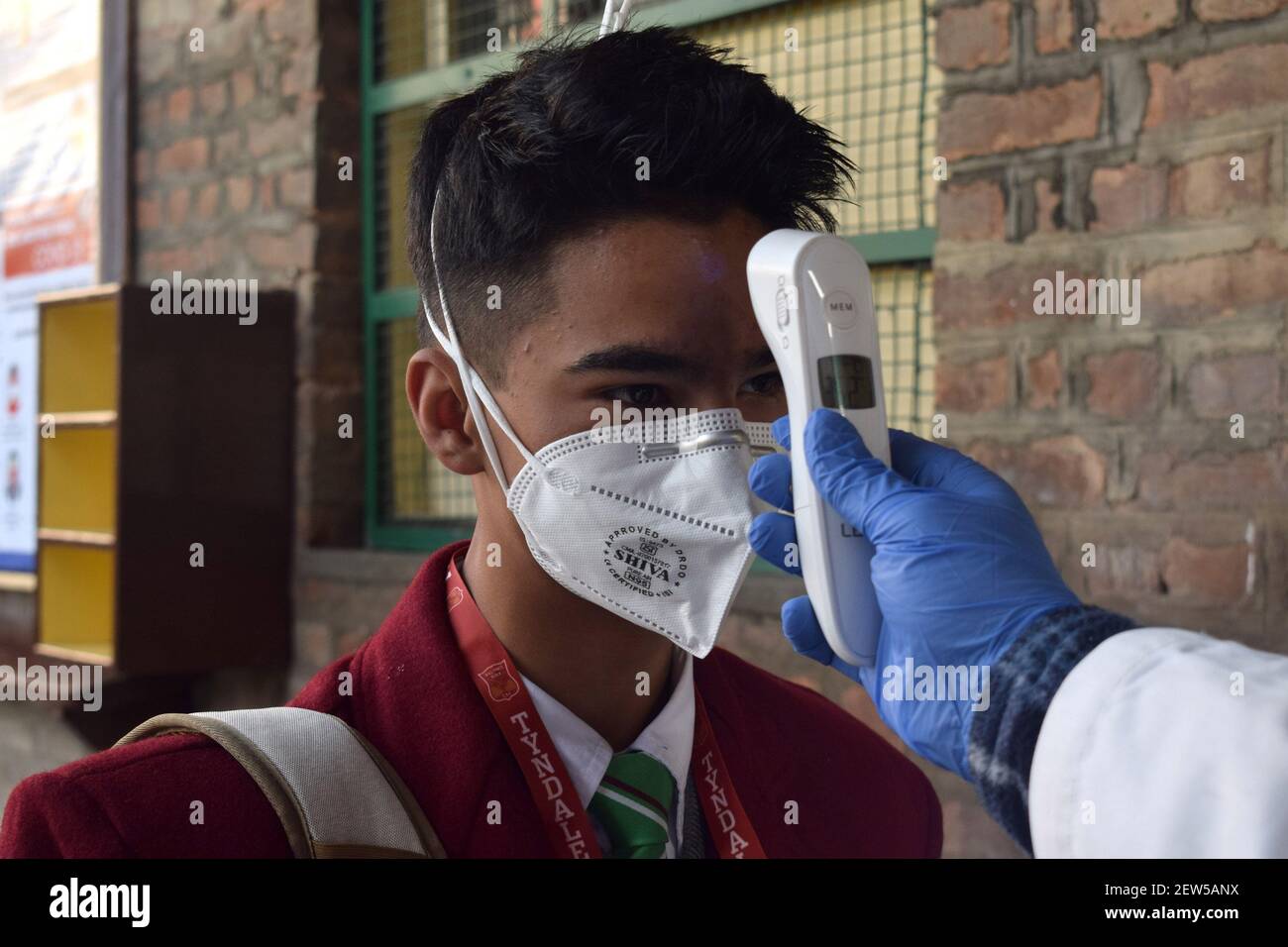 Muslim burqa classroom hi-res stock photography and images - Alamy