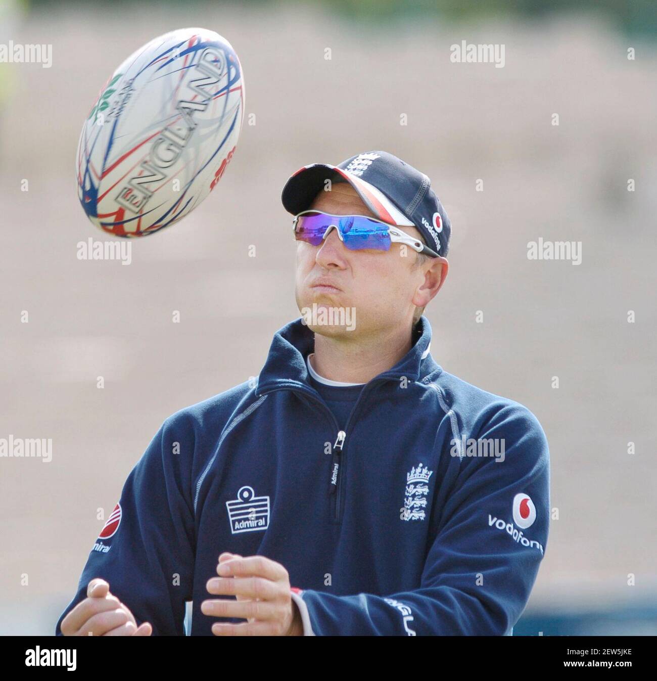 ALAN DONALD ENGLAND BOWLING COACH AT OLD TRAFFORD 8/6/07. PICTURE DAVID ...