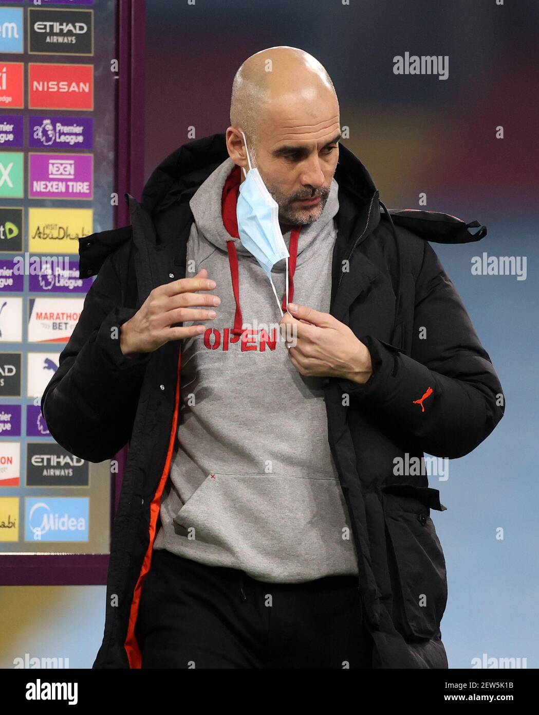 Skybet face mask hi-res stock photography and images - Alamy