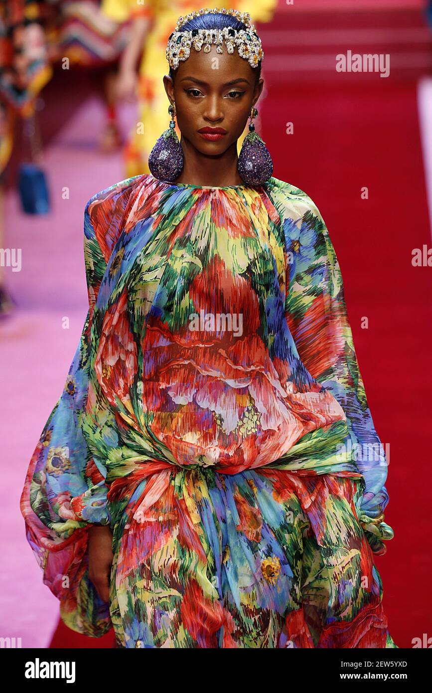 Model Alicia Burke walks on the runway during the Dolce & Gabbana ...