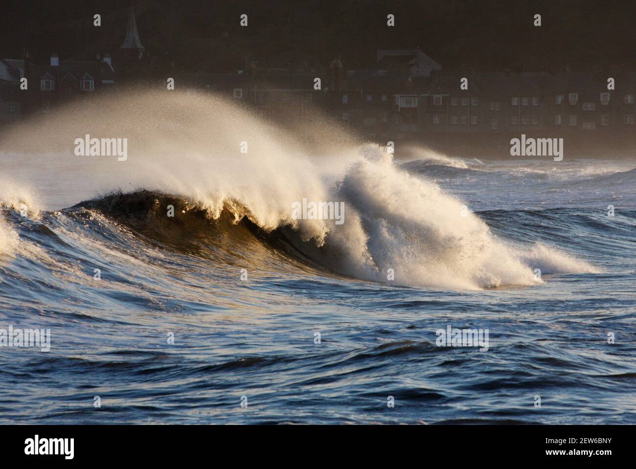 Breaking wave, Stonehaven Bay, Aberdeenshire, Scotland Stock Photo - Alamy