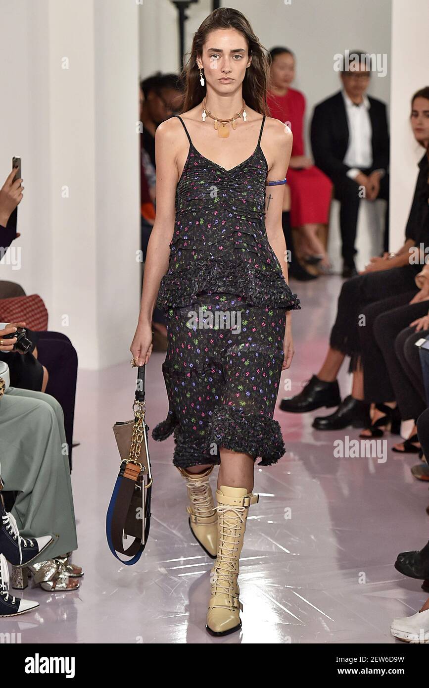 Model Amanda Googe walks on the runway during the Chloe Fashion Show ...