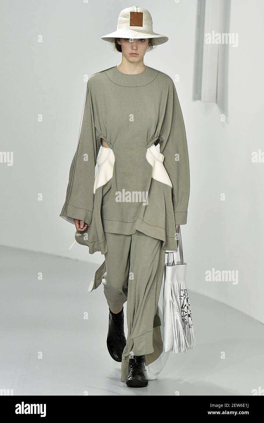 Model Maaike Straver walks on the runway during the Loewe Fashion Show during Paris Fashion Week ...