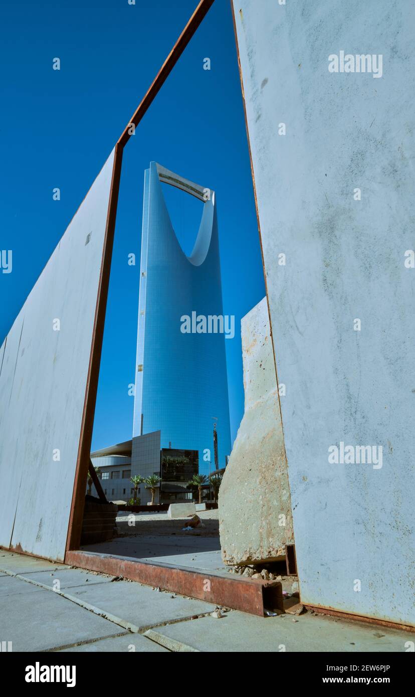 Kingdom centre tower in hi-res stock photography and images - Alamy