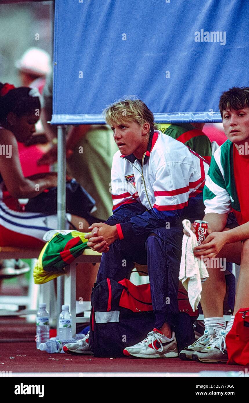 Paula Berry (USA) competing in the women's javelin throw at the 1992 ...