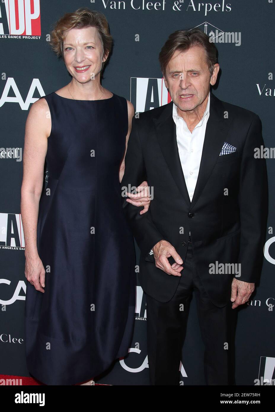 LOS ANGELES - OCTOBER 7: Lisa Rinehart and Mikhail Baryshnikov at the ...