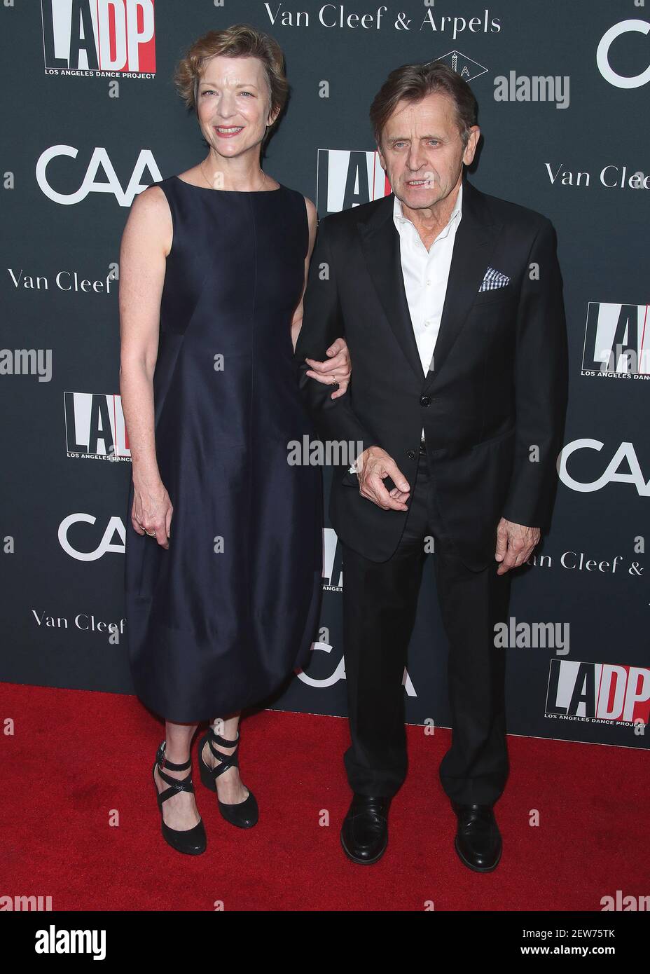 LOS ANGELES - OCTOBER 7: Lisa Rinehart and Mikhail Baryshnikov at the ...