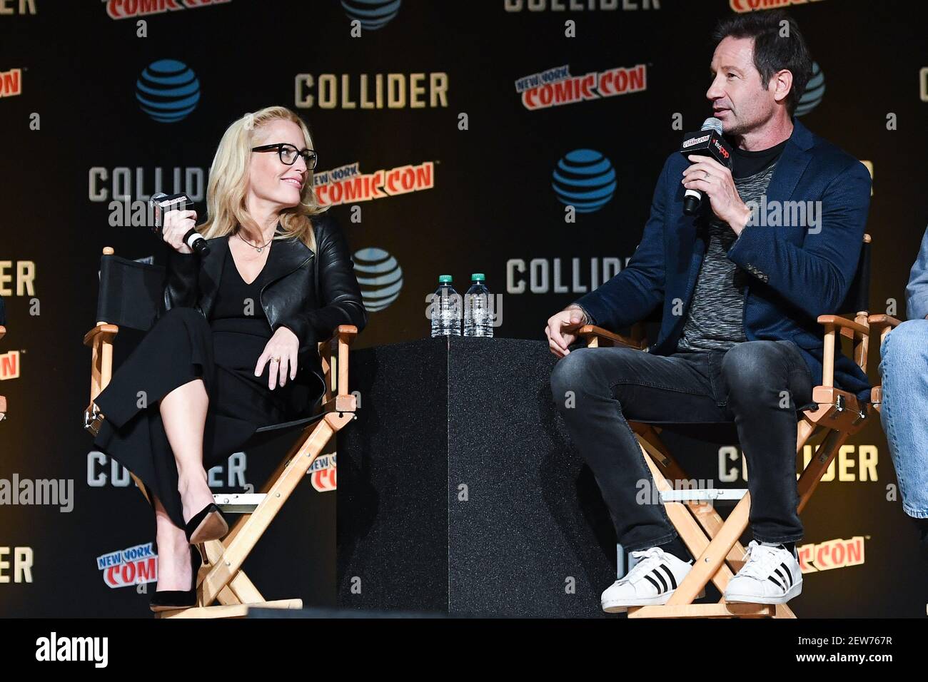 NEW YORK - OCTOBER 8: Gillian Anderson and David Duchovny of FOX's "The ...