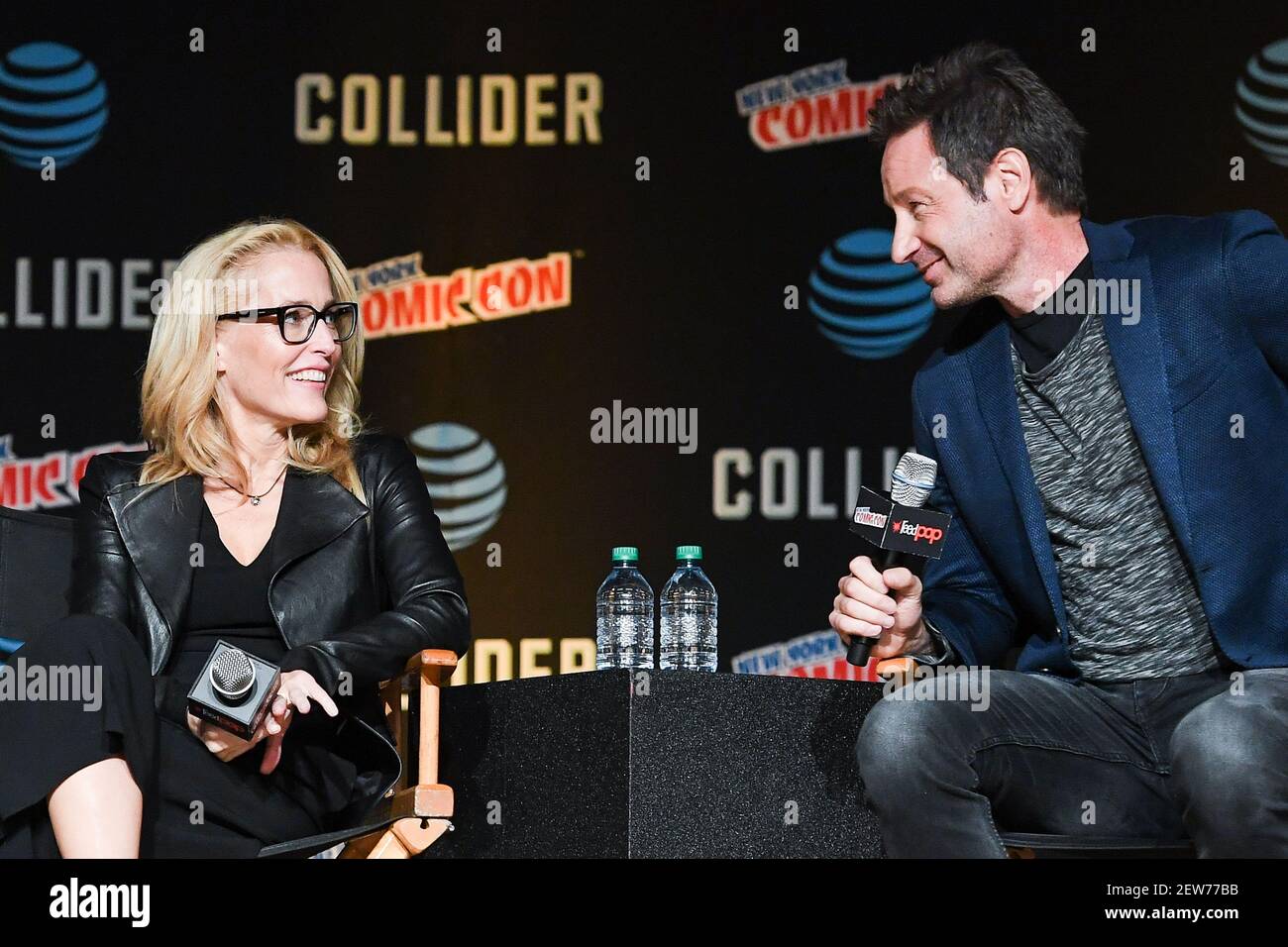 NEW YORK - OCTOBER 8: Gillian Anderson and David Duchovny of FOX's "The ...