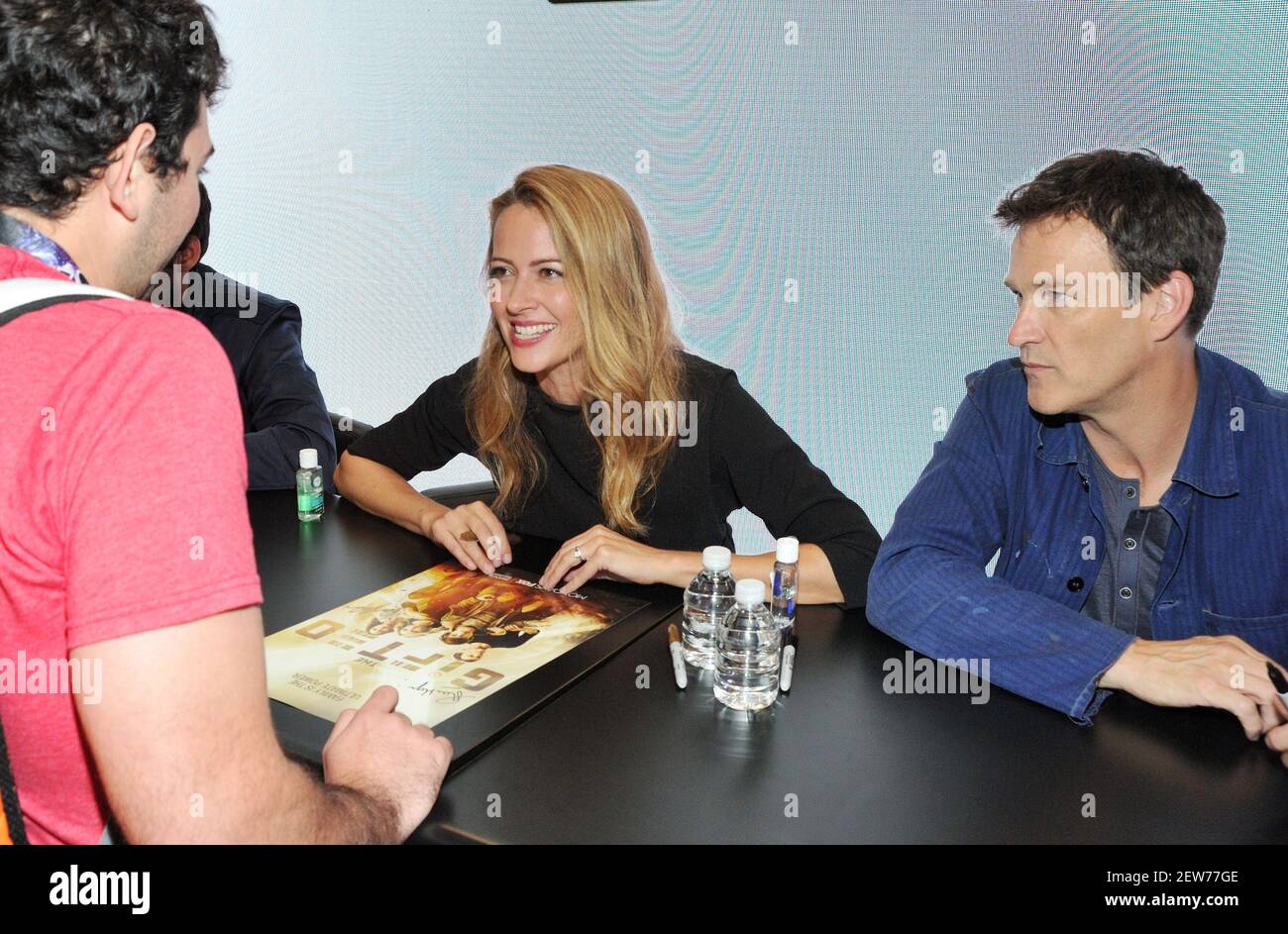 NEW YORK - OCTOBER 8: L-R: Actors Amy Acker and Stephen Moyer of FOX's ...