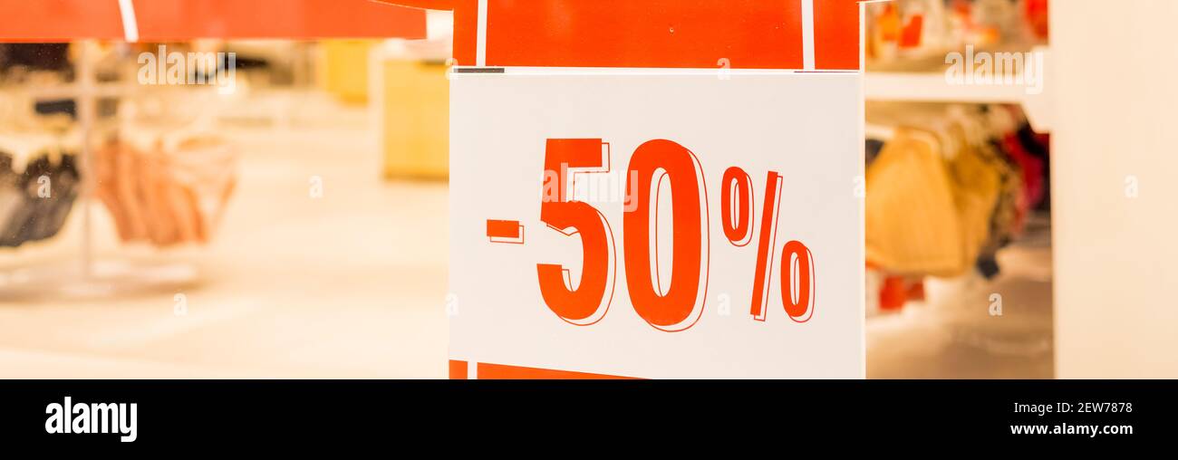 Red tag percent discount hi-res stock photography and images - Alamy