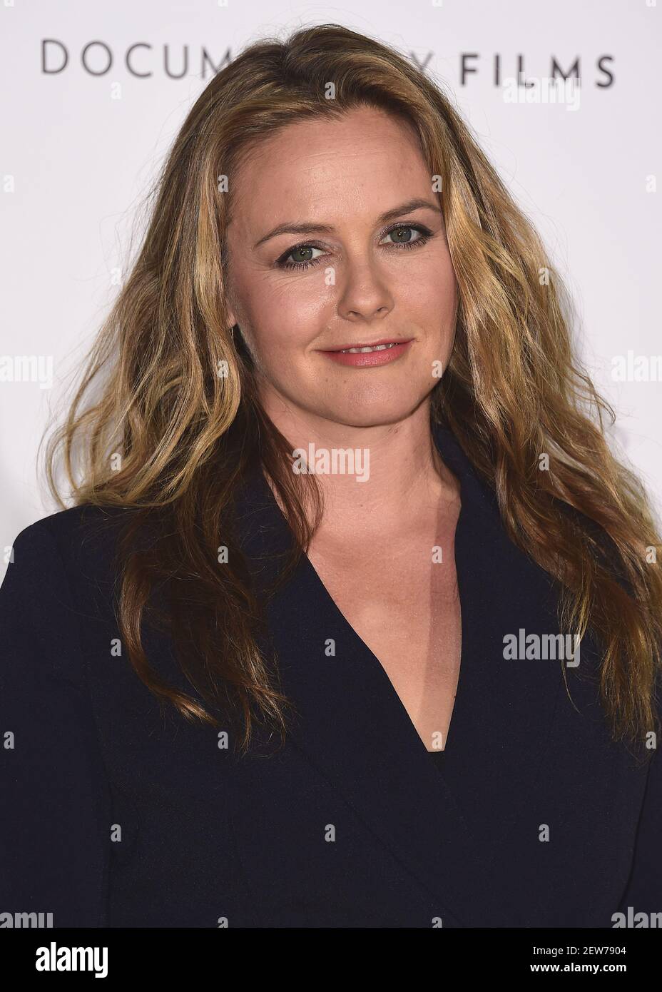 HOLLYWOOD - OCTOBER 9: Alicia Silverstone at the Los Angeles premiere ...
