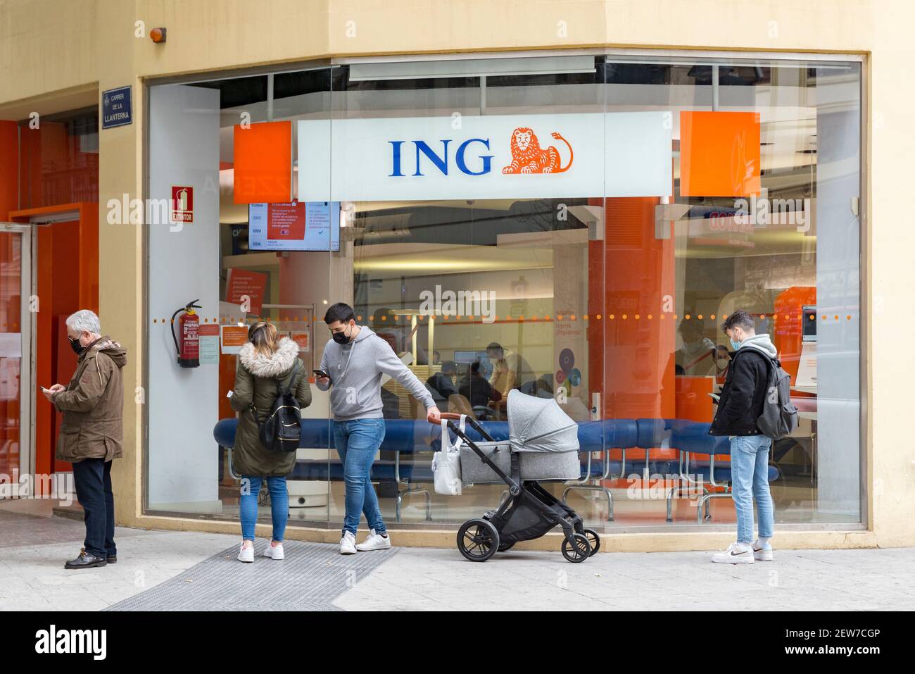 Ing bank branch hi-res stock photography and images - Alamy