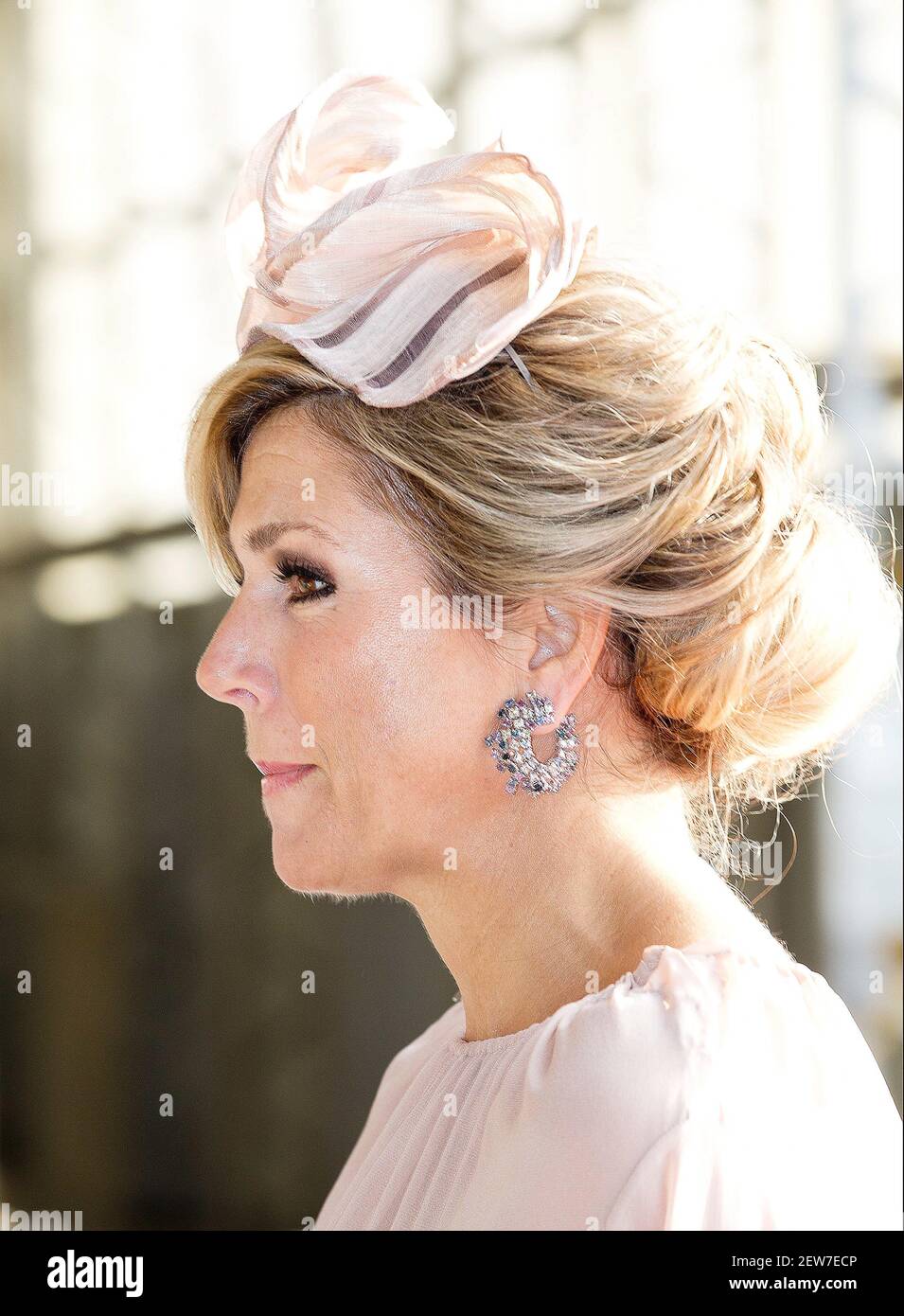 King Willem-Alexander and Queen Maxima visiting the OGMA Industría ...