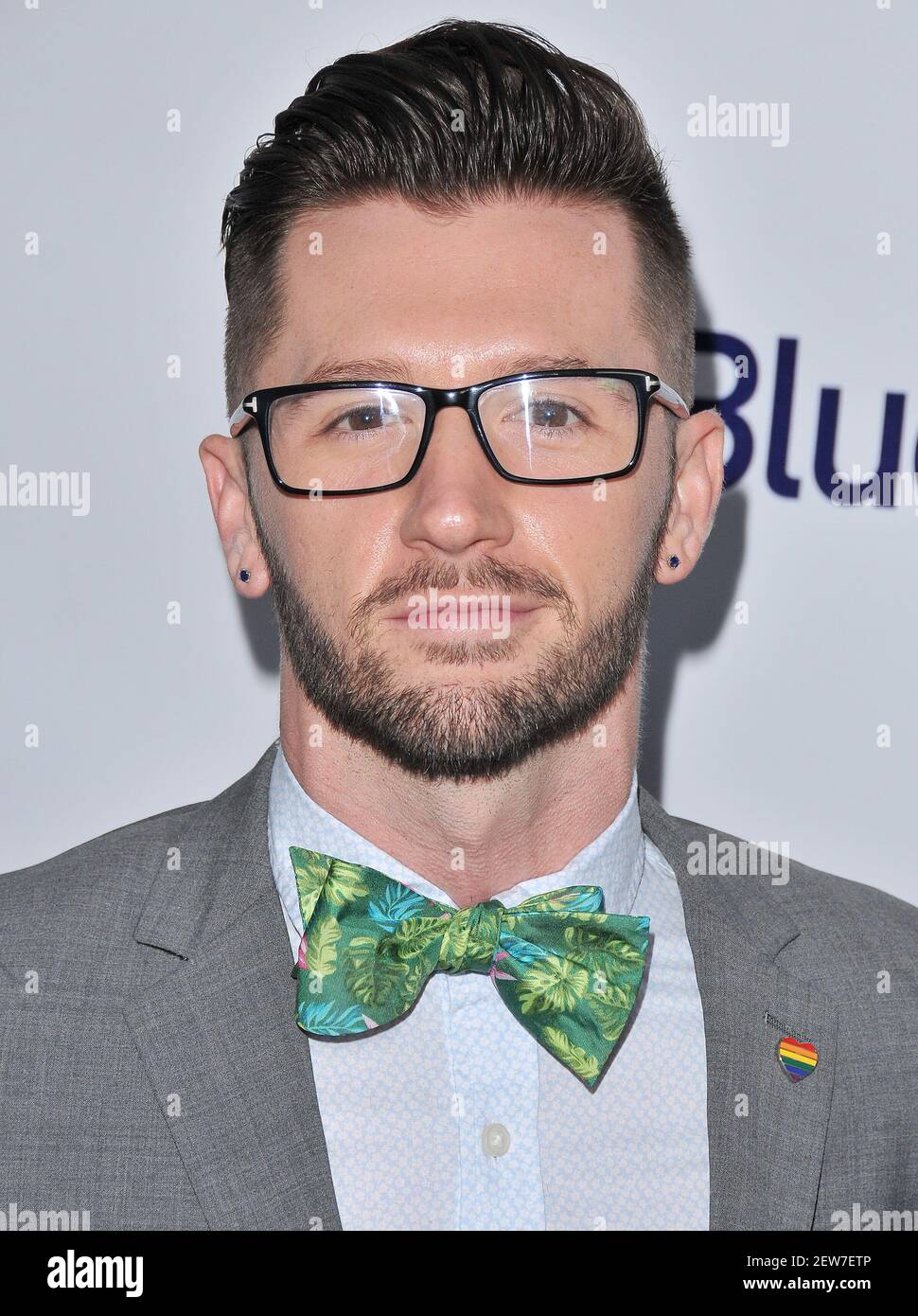 Travis Wall arrives at Jessie Tyler Ferguson's 'Tie The Knot' 5 Year ...