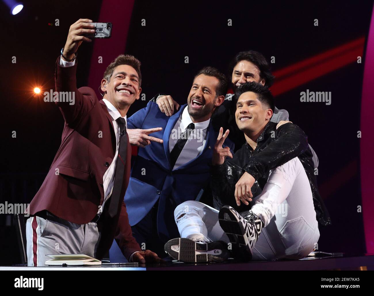 Johnny Lozada Mira Quien Baila