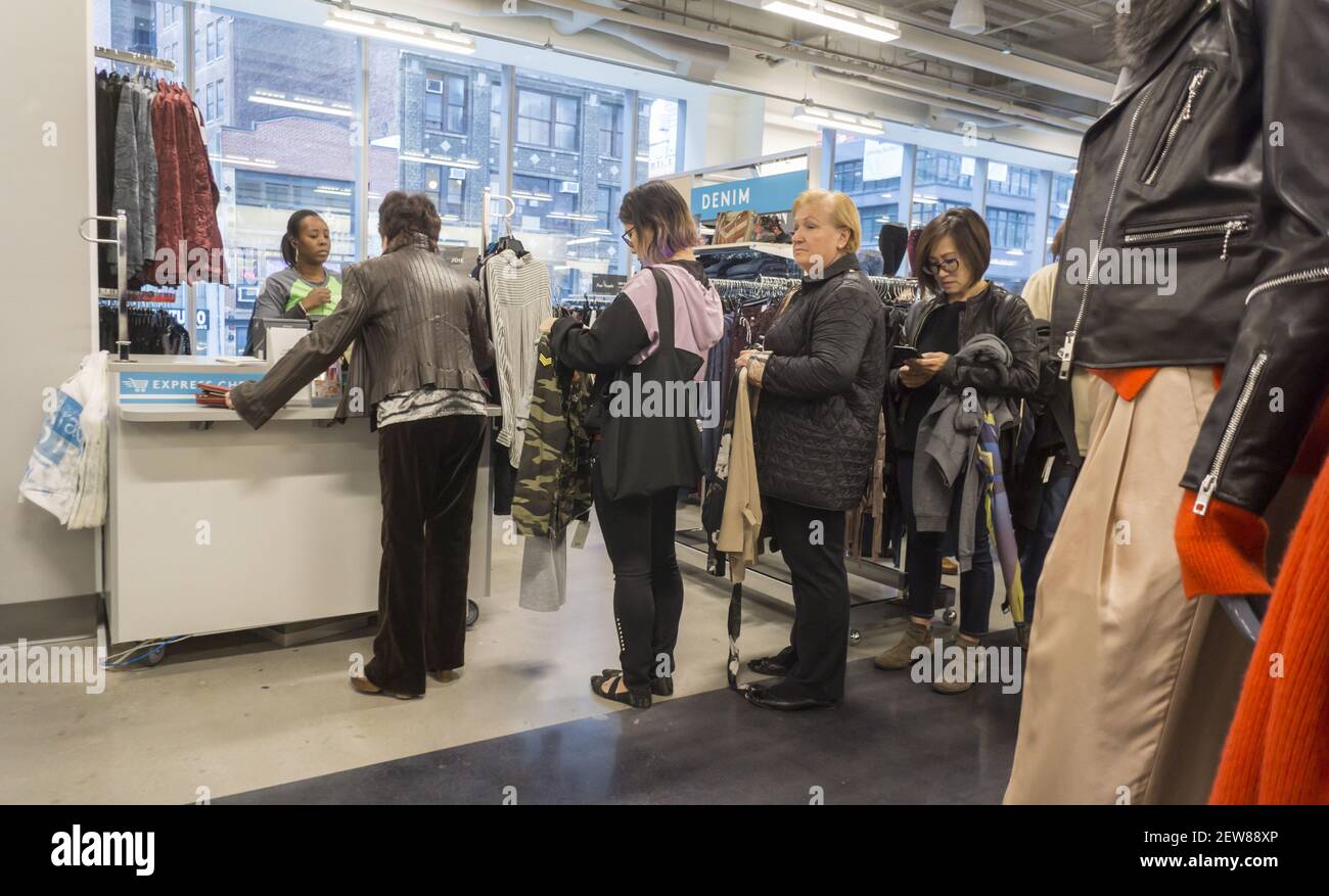 Express checkout in the new Nordstrom Rack off-price store in the ...