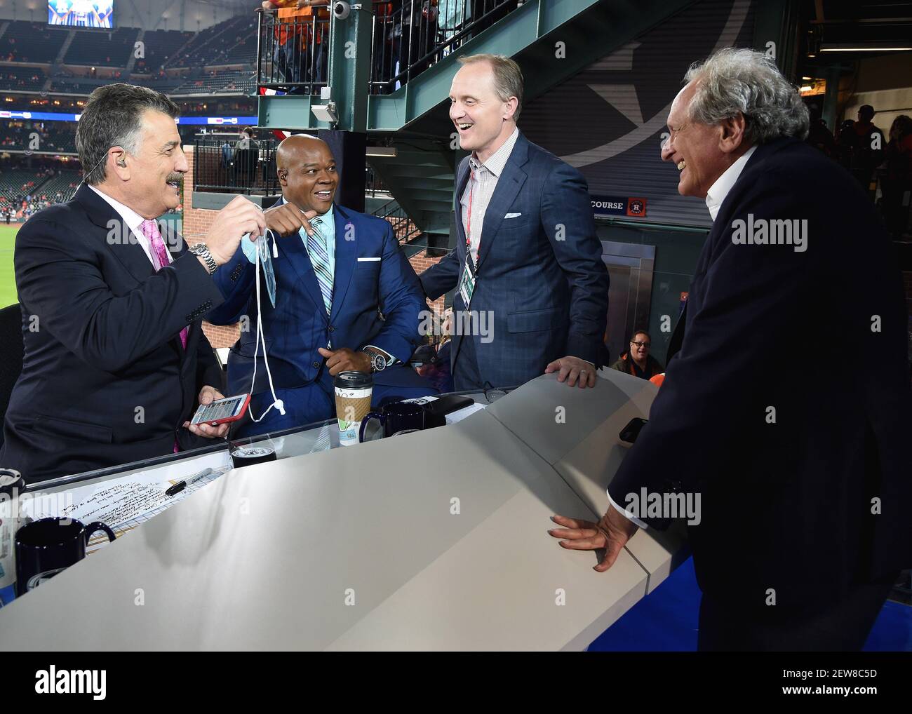 HOUSTON- OCTOBER 27: Keith Hernandez, Frank Thomas and Eric Shanks ...