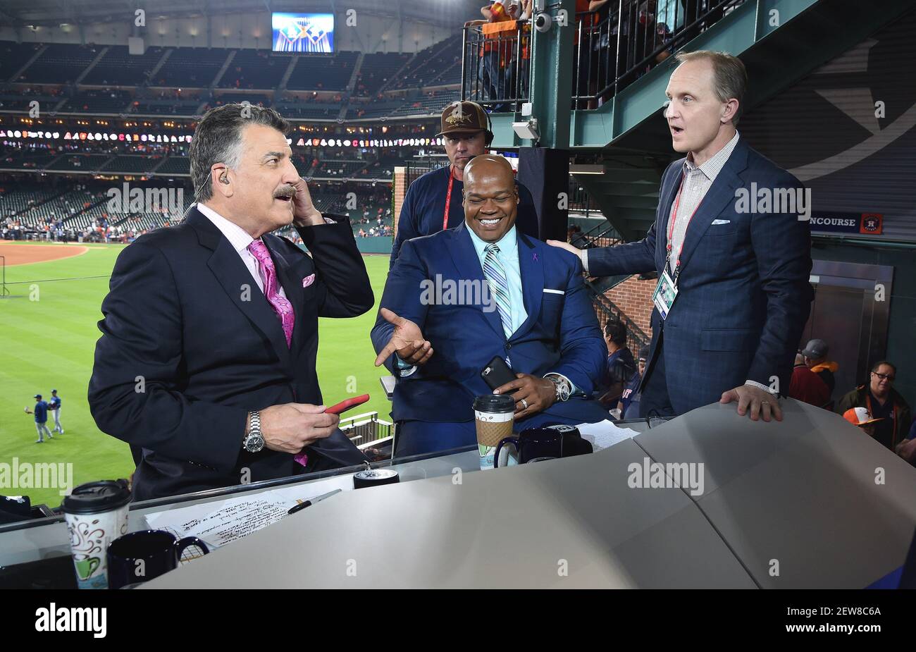 HOUSTON- OCTOBER 27: Keith Hernandez, Frank Thomas and Eric Shanks ...