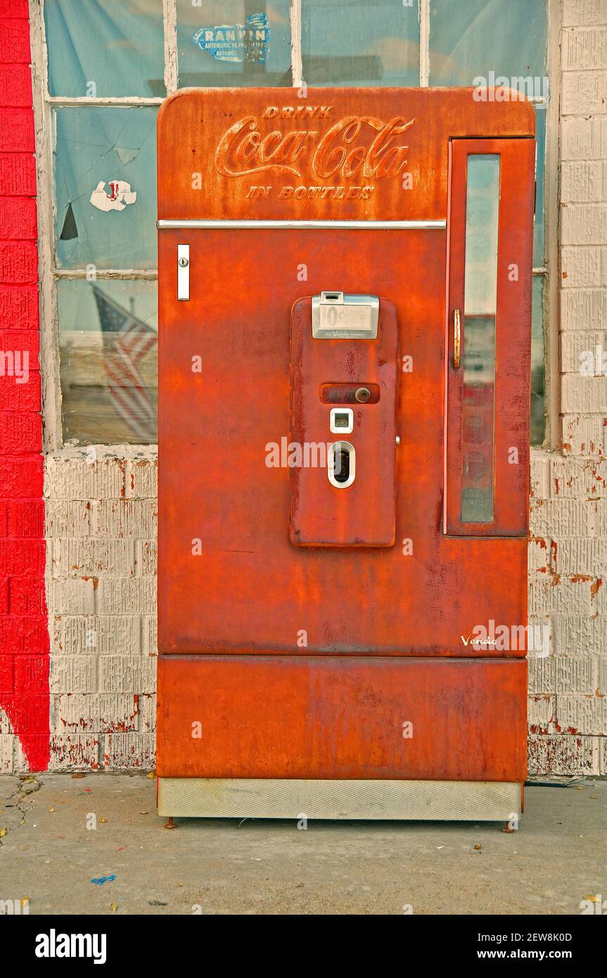Coke machine american flag hi-res stock photography and images - Alamy
