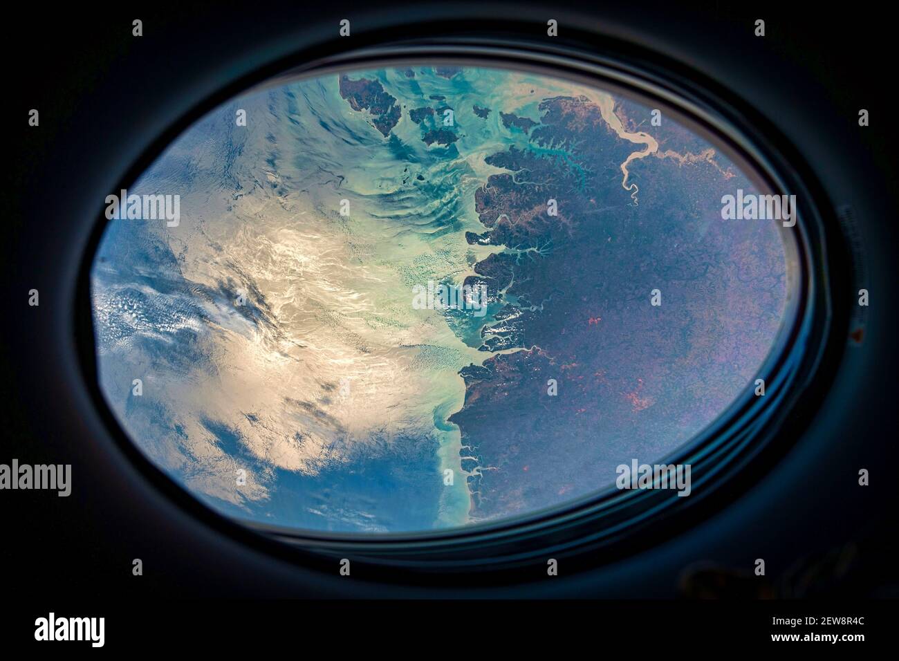 Guinea view hi-res stock photography and images - Alamy