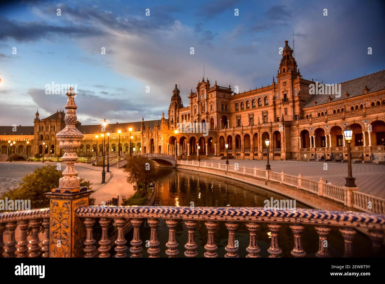Plaza de espana in sevilla hi-res stock photography and images - Alamy