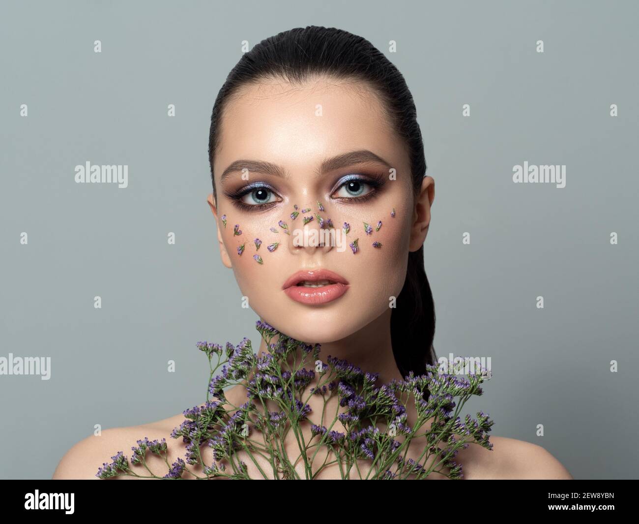 Woman spring makeup hi-res stock photography and images - Alamy