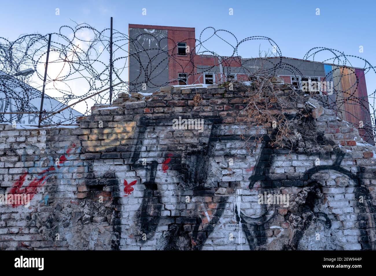 Barbed wire construction work hi-res stock photography and images - Alamy